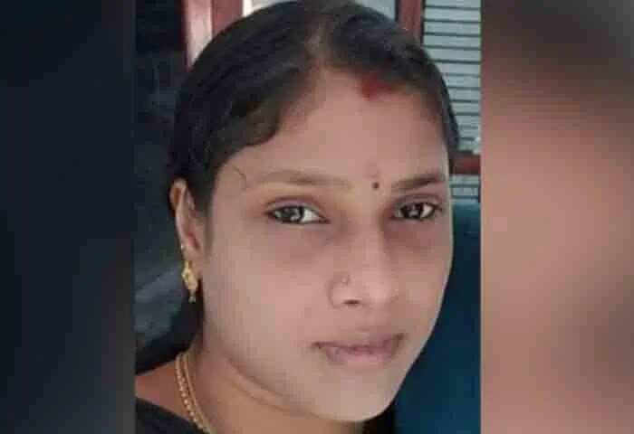 Found Dead | പ്രീ പ്രൈമറി അധ്യാപിക തീപ്പൊള്ളലേറ്റ് മരിച്ച നിലയില്‍ - KVARTHA: MALAYALAM NEWS ...